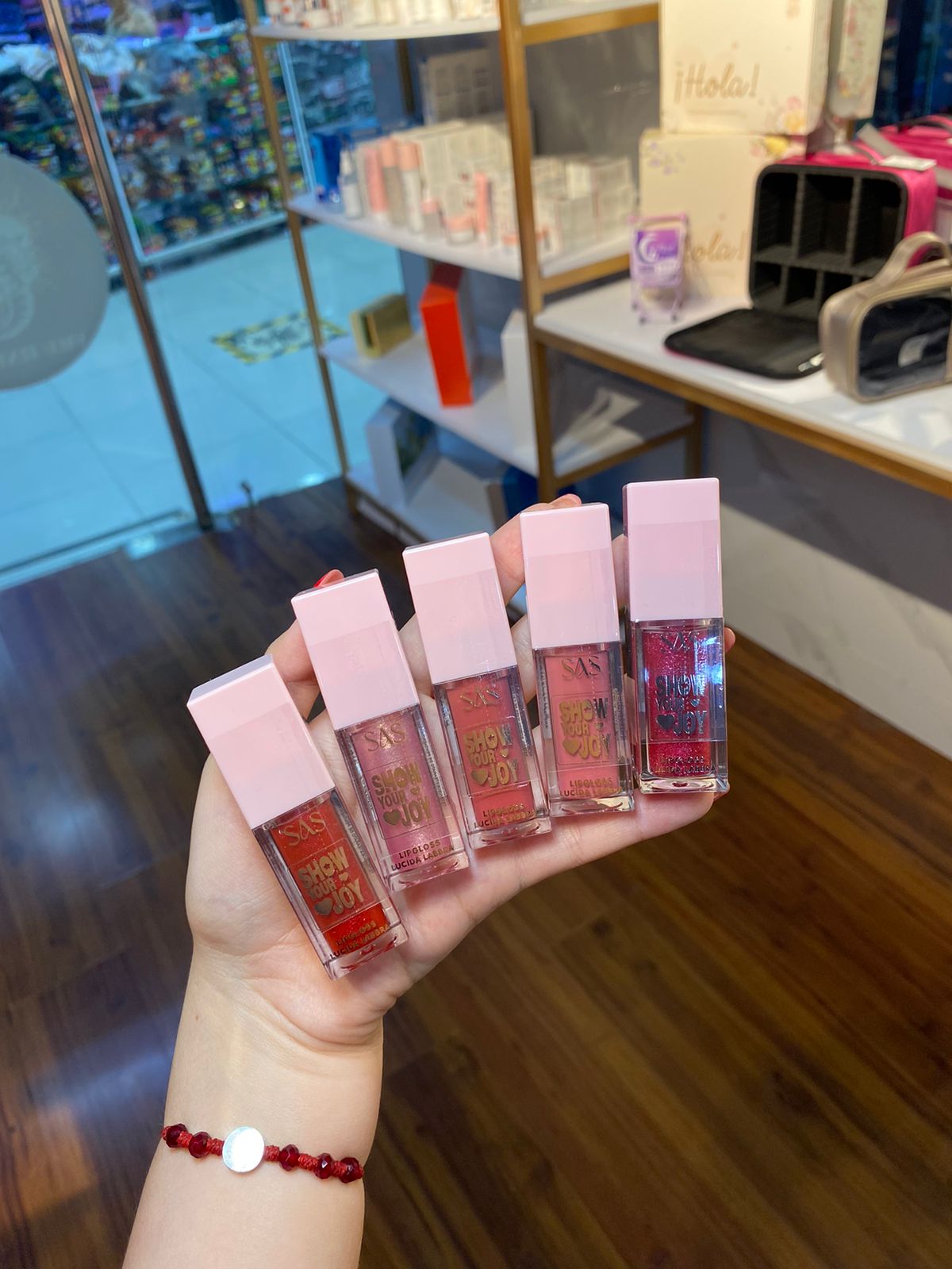 LIP GLOSS SHINY SHOW USHAS - Luna Morada MakeUp